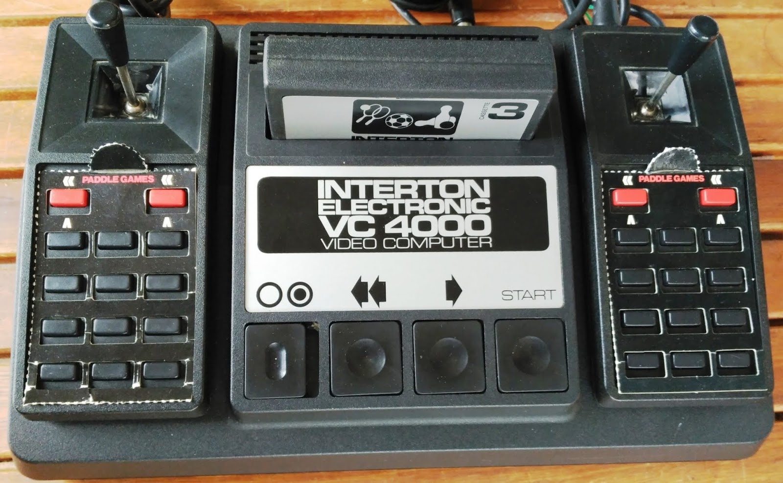 Retro Ordenadores Orty: Consola Interton VC-4000 (1978)