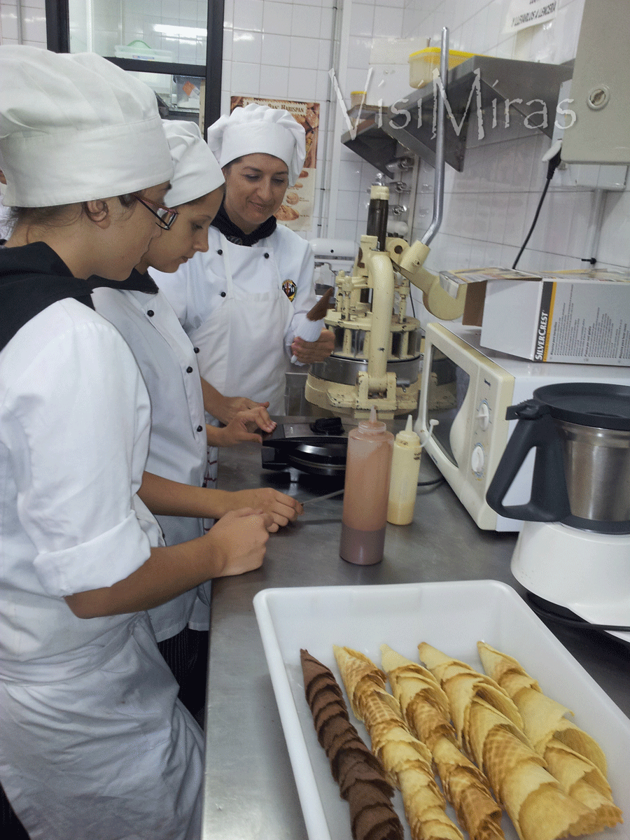 PASTELERÍA AL PLATO: BARQUILLOS ARTESANOS