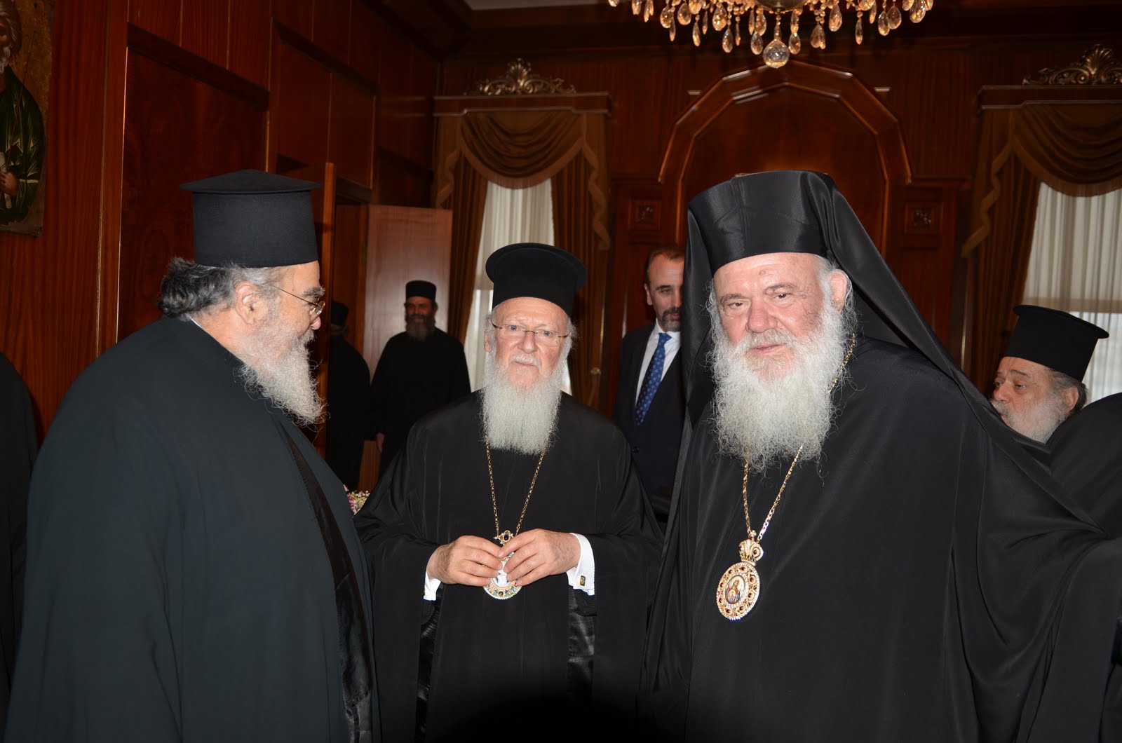 ΦΩΣ ΦΑΝΑΡΙΟΥ: Ο ΑΡΧΙΕΠΙΣΚΟΠΟΣ ΑΘΗΝΩΝ ΚΑΙ ΠΑΣΗΣ ΕΛΛΑΔΟΣ ΙΕΡΩΝΥΜΟΣ ΣΤΟ ΦΑΝΑΡΙ