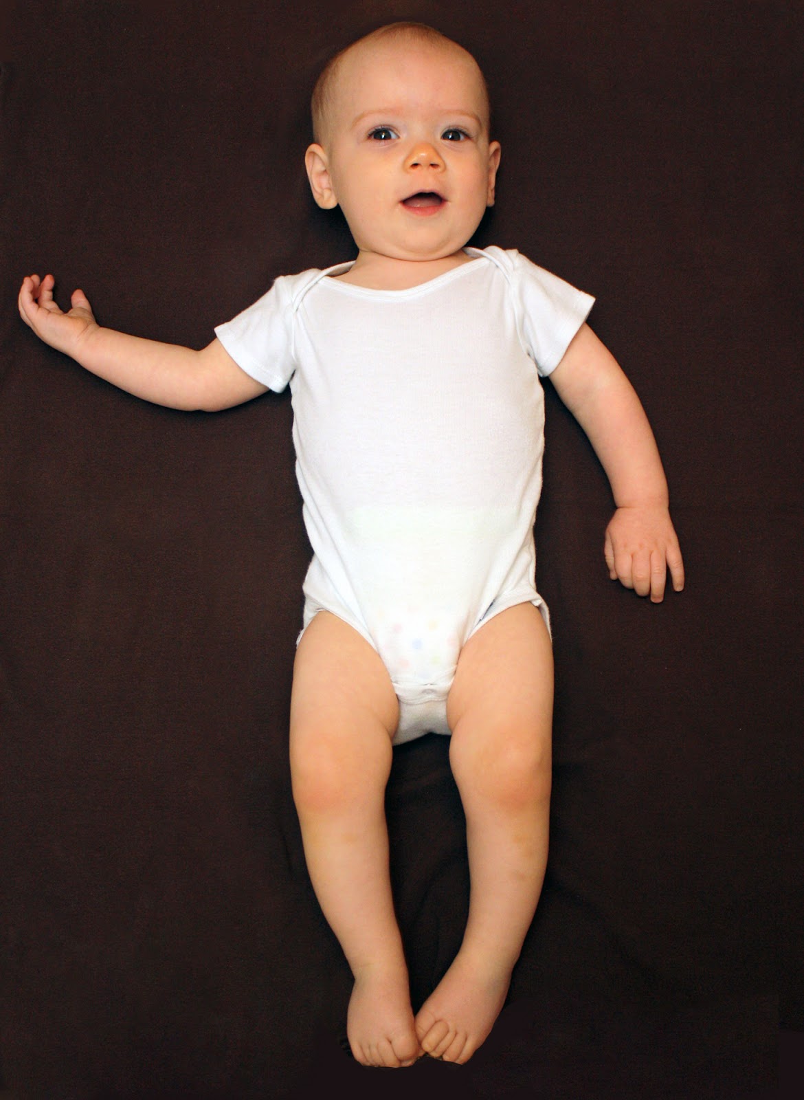 more than 9 to 5...my life as "Mom": Amos's Nine-Month Check-Up