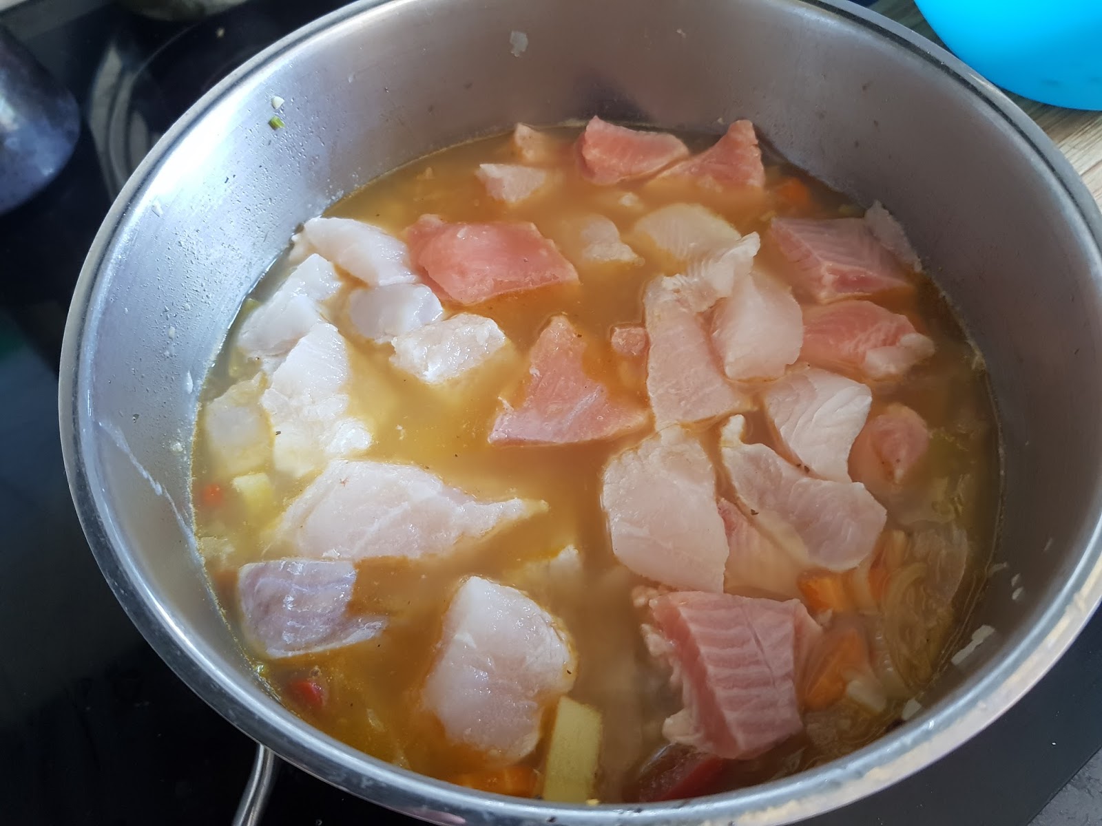 Foodoptions and Flavours: Hungarian Fish Soup - Szegedi halleves