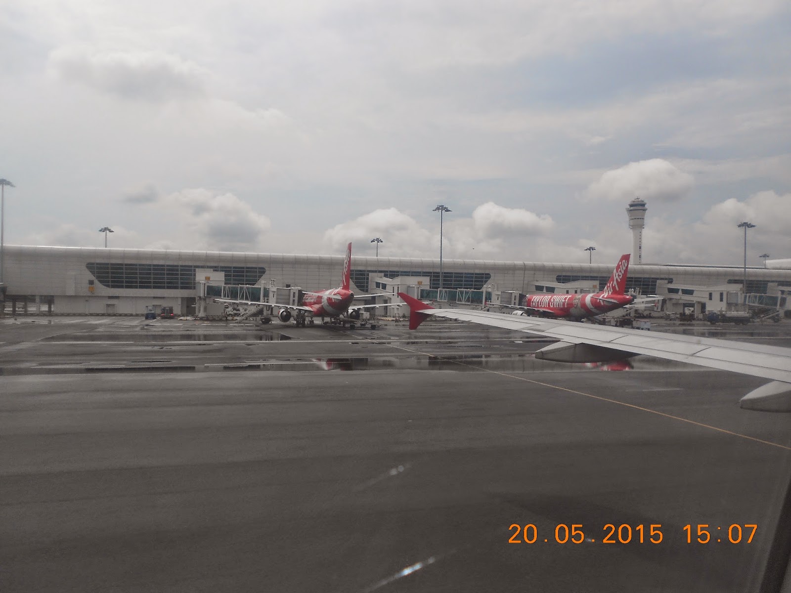 JALAN JALAN: YOGYAKARTA : Bandara Adi Sucipto