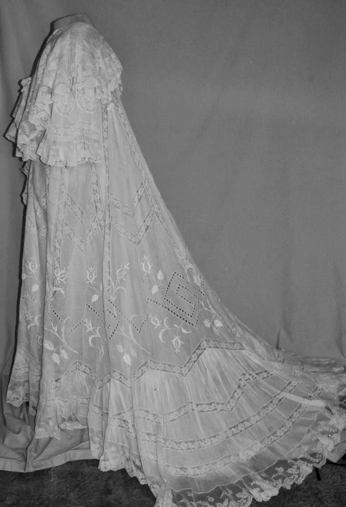 All The Pretty Dresses: Edwardian Dressing Robe