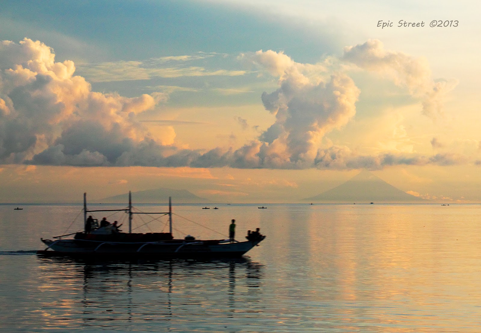 Epic Street :: The Mirror-Like Waters off the Coast of Aroroy, Masbate