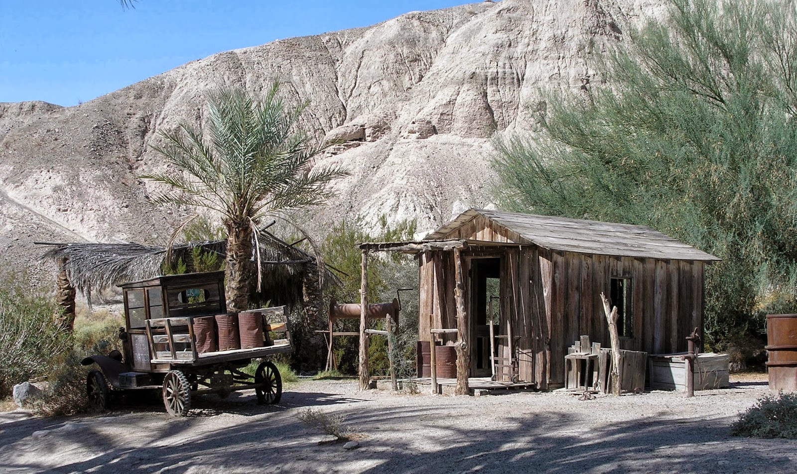 Travel with the Slivas: China Ranch Date Farm, Tecopa, CA