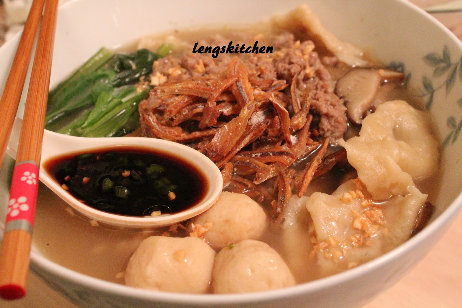 Kitchen Chaos: Homemade Mee Hoon Kueh (Hand-Torn Noodles) 面粉粿