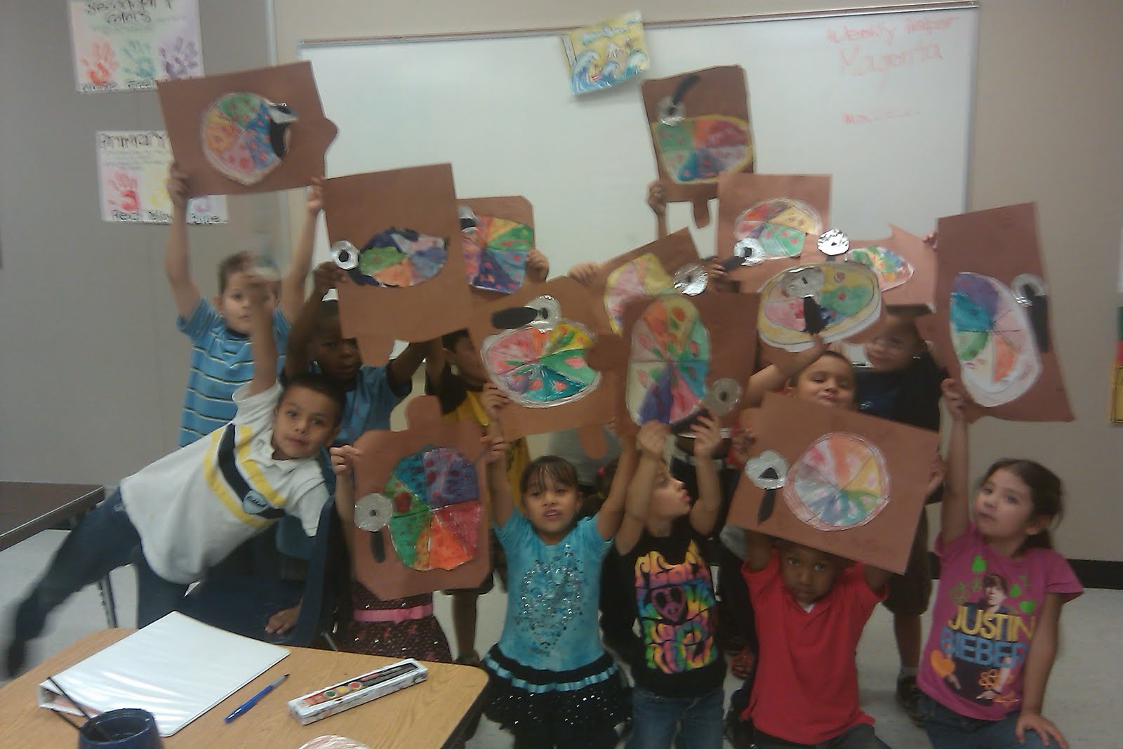 DRAWS Attention!!!: Color Wheel Pizza