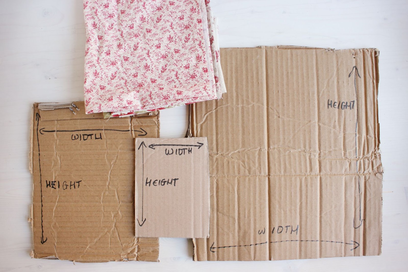 Roxy Creations: Folding fabric tutorial