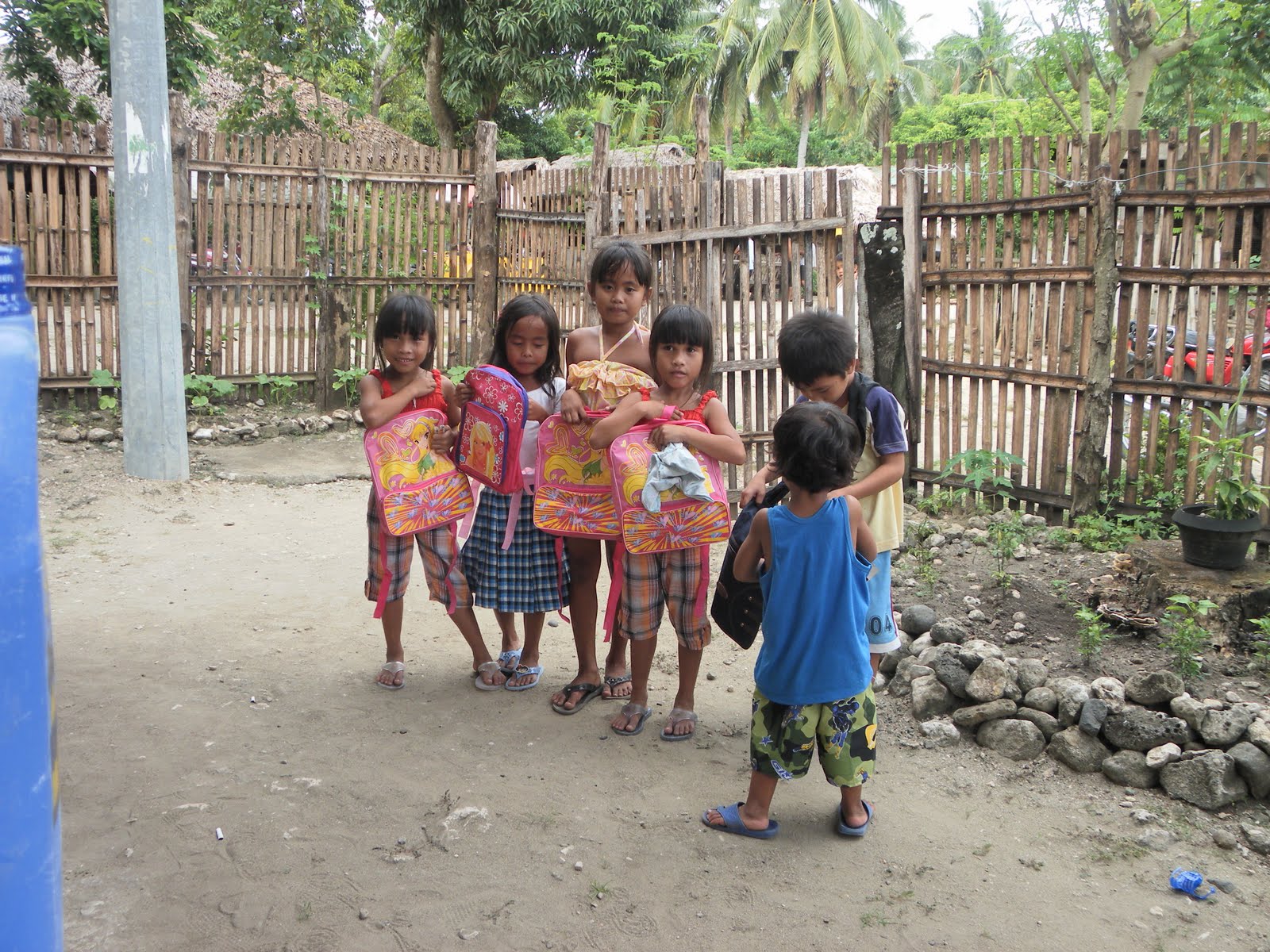 BCN Community news: PROJECT HELP IN BICOL REGION