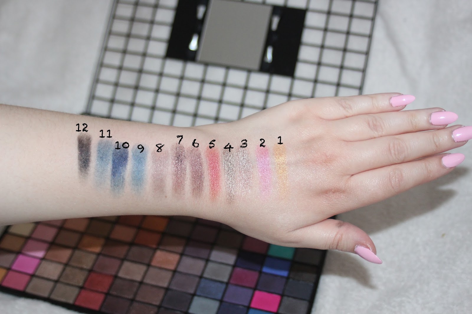 144 Ultimate Eyeshadow palette SWATCHES