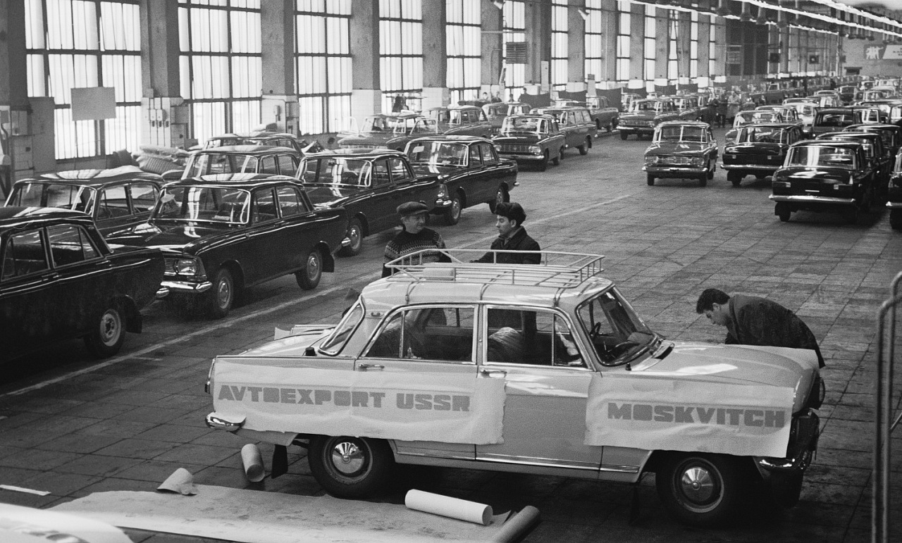 communist cars: Moskvich in high resolution