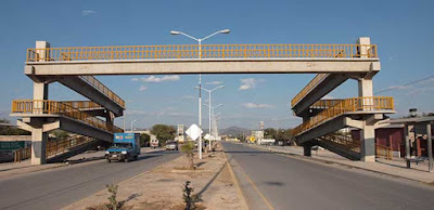 CRUCES PEATONALES A NIVEL Y PUENTES PEATONALES - Normas de Accesibilidad