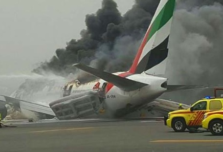 EMIRATES B777 CRASH AT DUBAI AIRPORT...