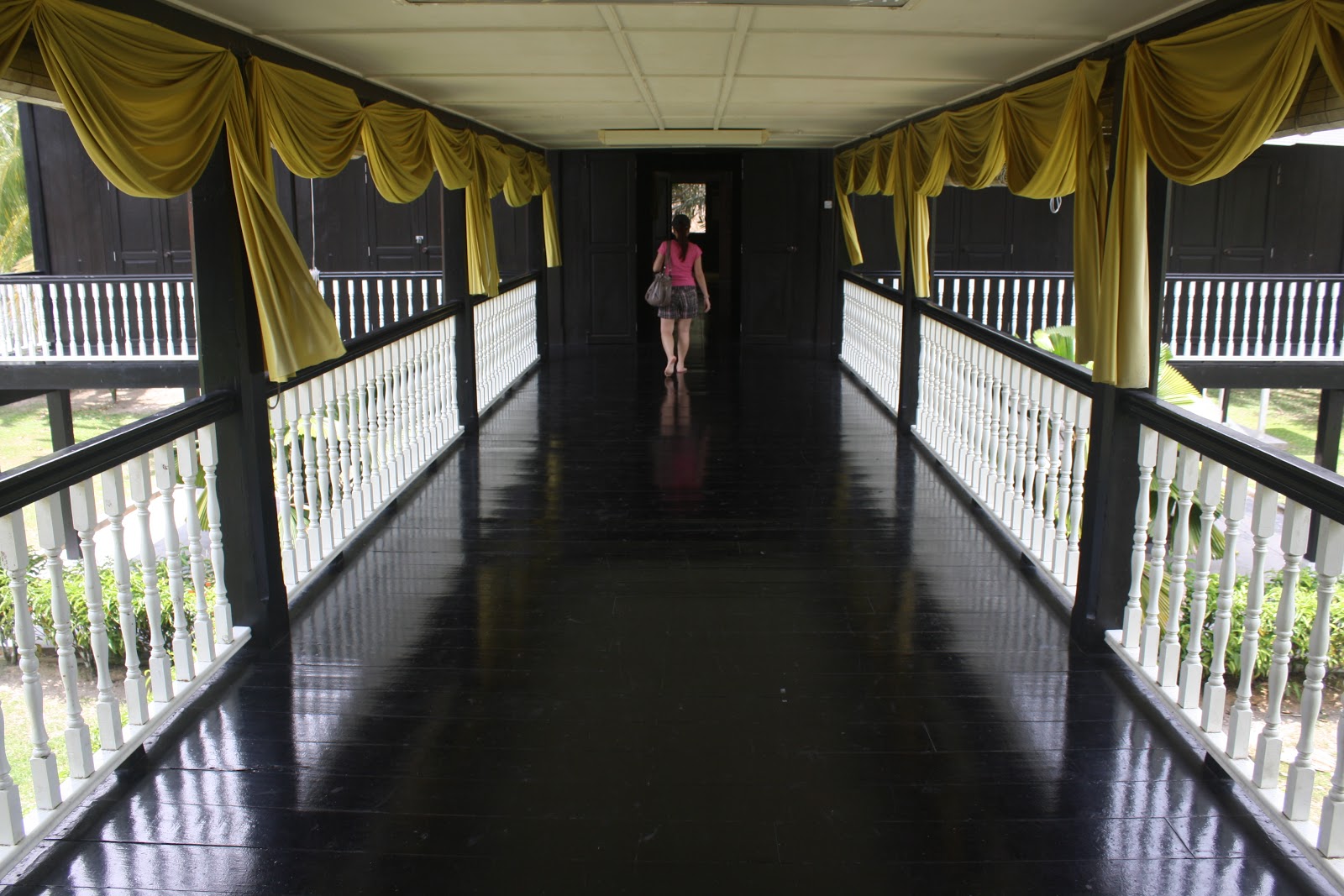 jalanjalan: Istana Lama Seri Menanti, Negeri Sembilan