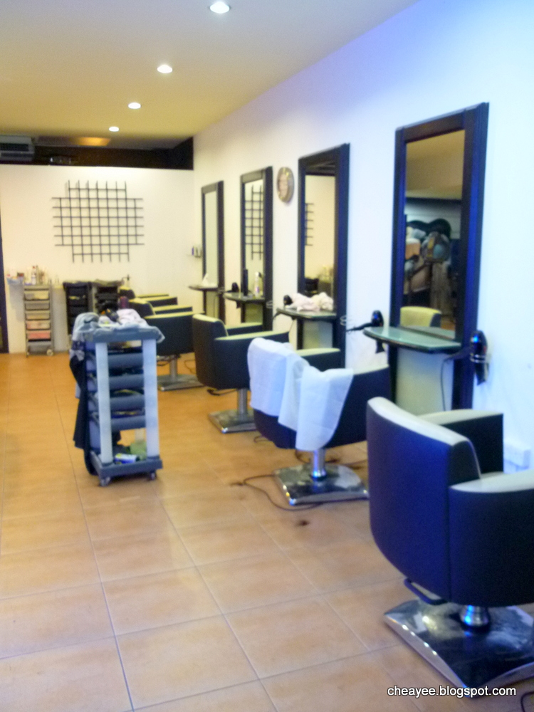 R2 Hair Saloon @ Taman Danau Desa