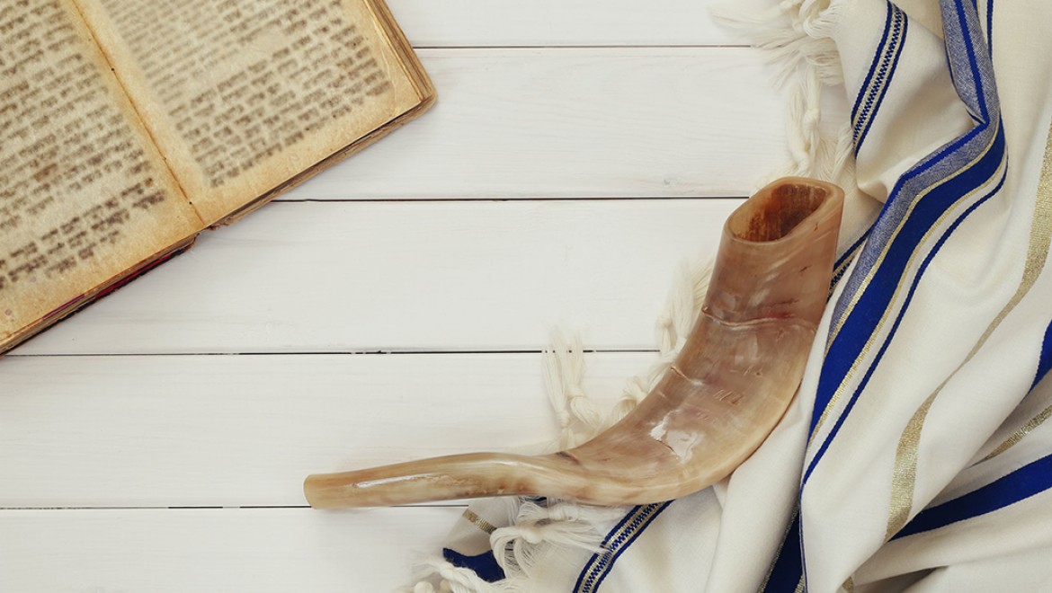 Kabbalah y Torah en Expansión : USAR EL TALIT EN LA NOCHE DE YOM KIPUR