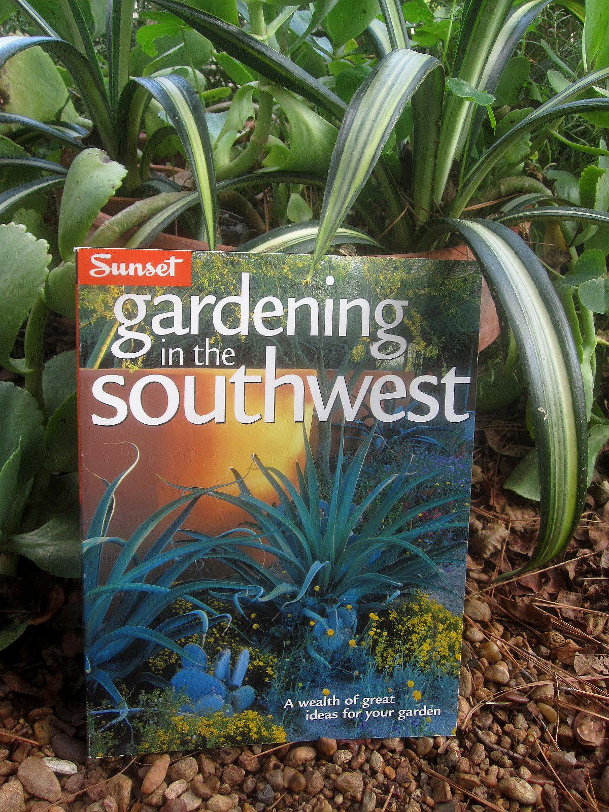 Tropical Texana: GARDEN BOOK REVIEW: GARDENING IN THE SOUTHWEST by ...