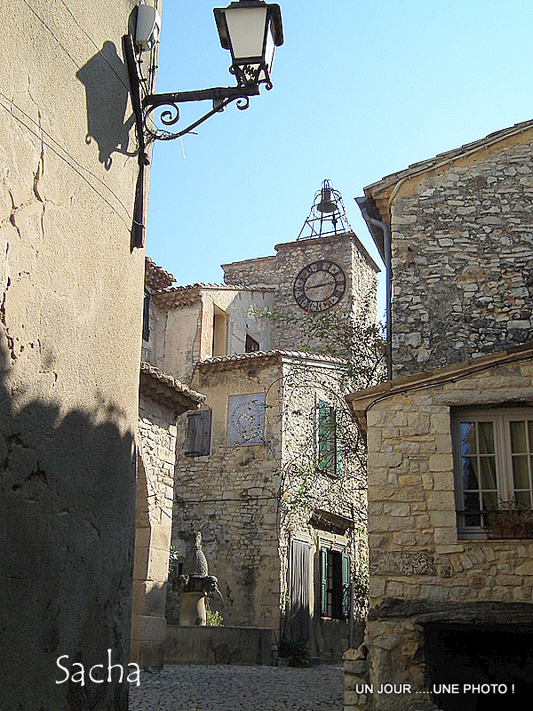 Un jour....Une photo !: Village de Séguret