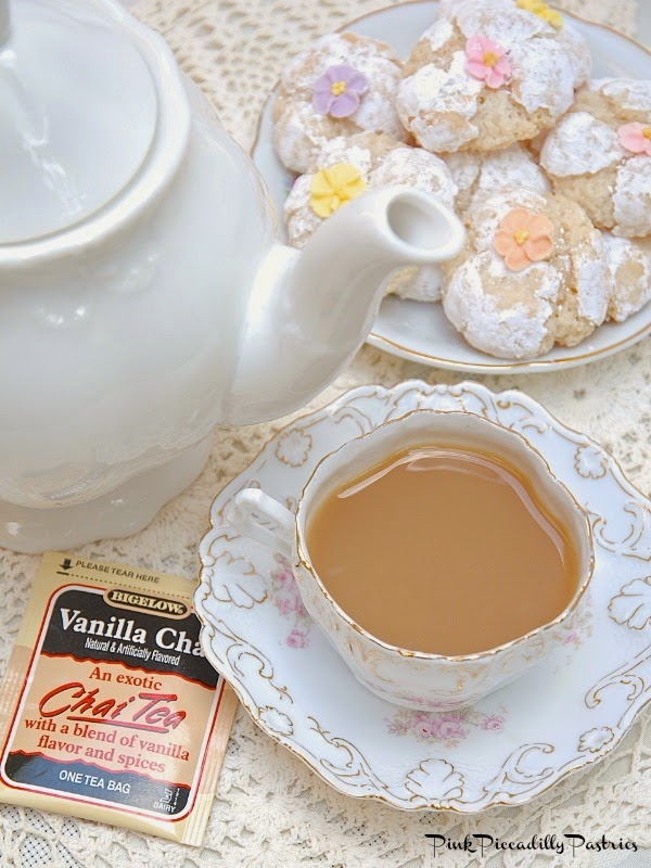 Pink Piccadilly Pastries: Fabulous Italian Amaretti