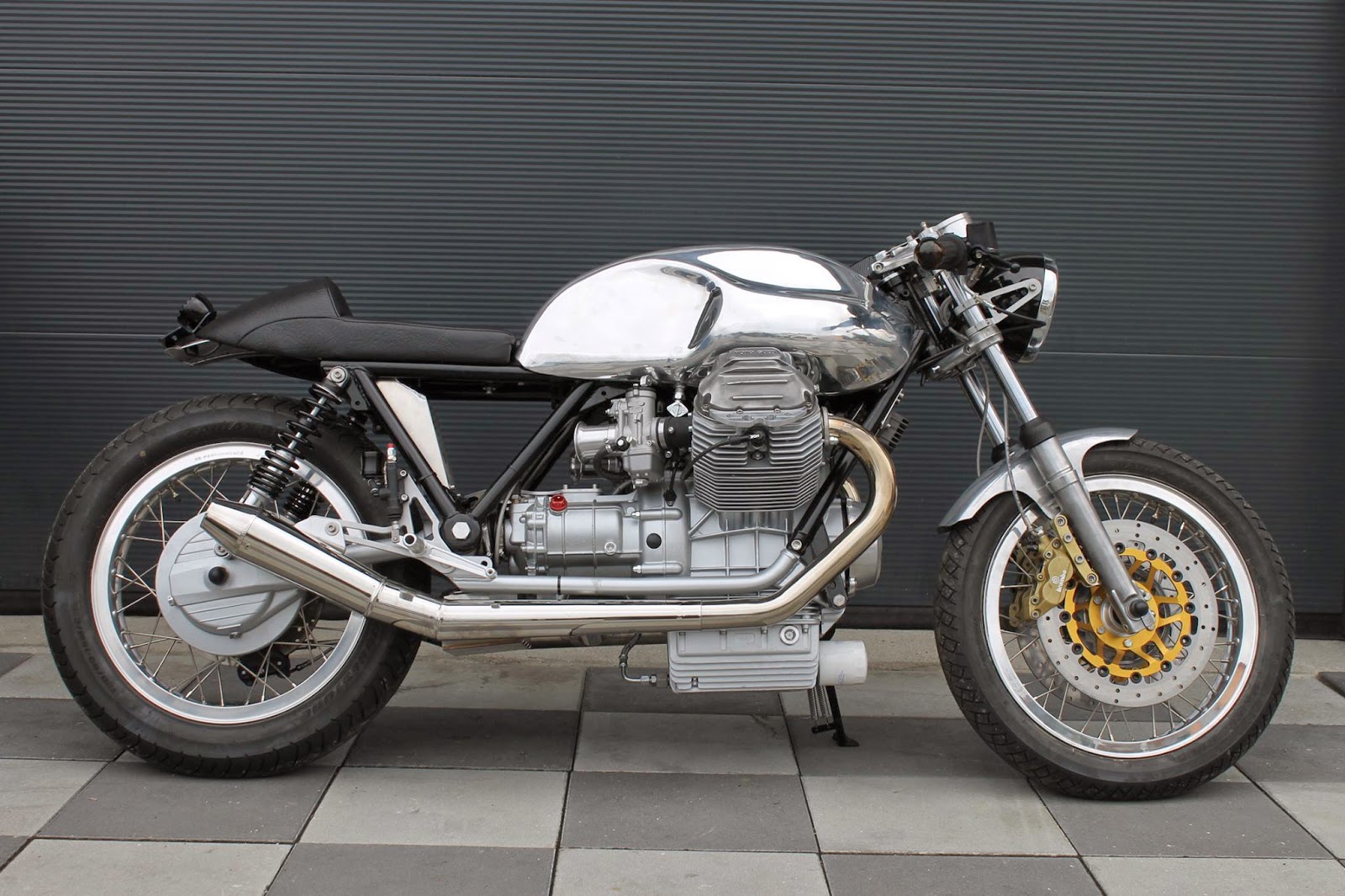Racing Cafè: Moto Guzzi Cafè Racer by Radicalguzzi