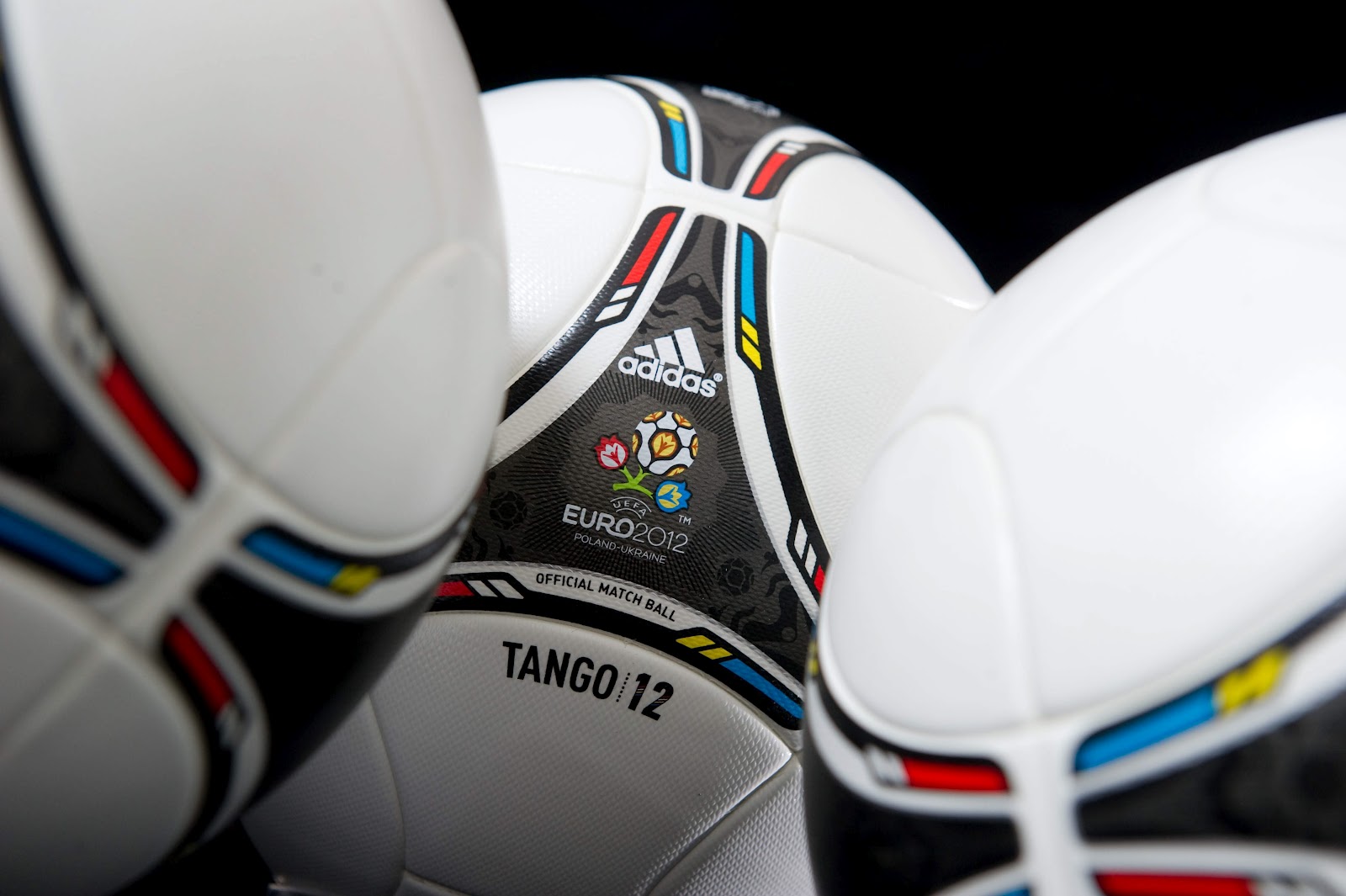 adidas Tango 12 Bola Rasmi EURO 2012