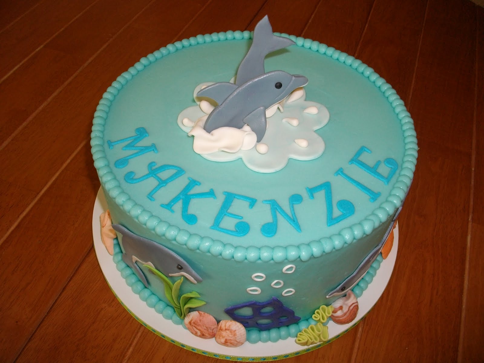 Suzy's Sweet Shoppe: Dolphin Cake