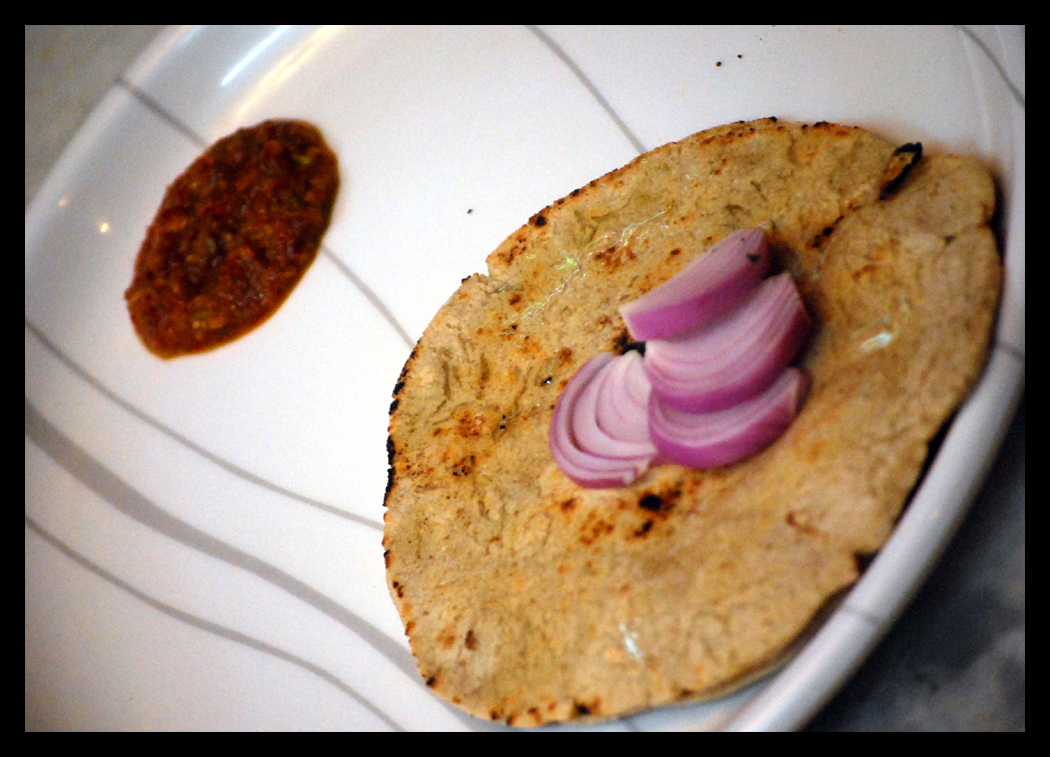 Roz Ka Khana: Jowar Bhakri and Mirchi Lasun Thecha