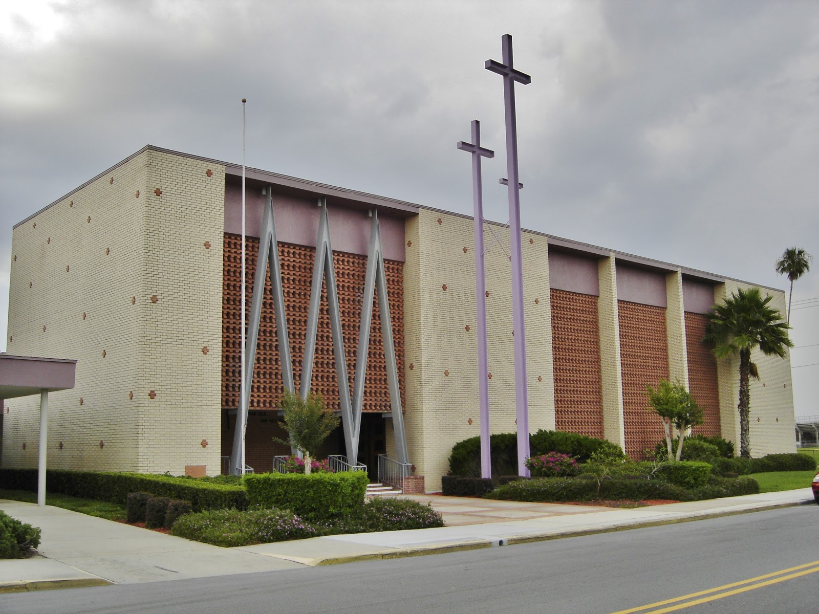 Places To Go, Buildings To See: Grace Lutheran Church - Winter Haven ...