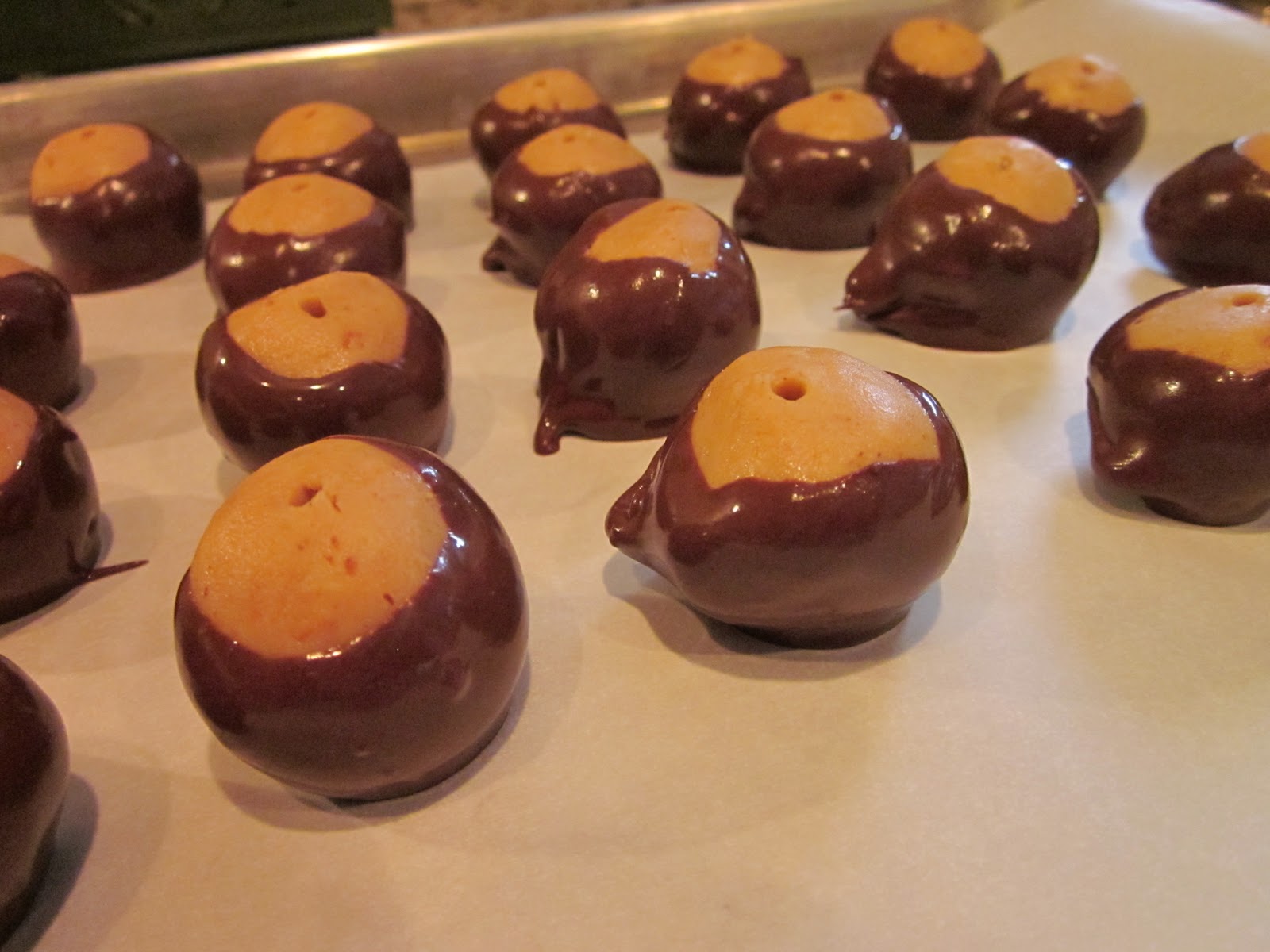 diy Design Fanatic: Christmas Buckeyes