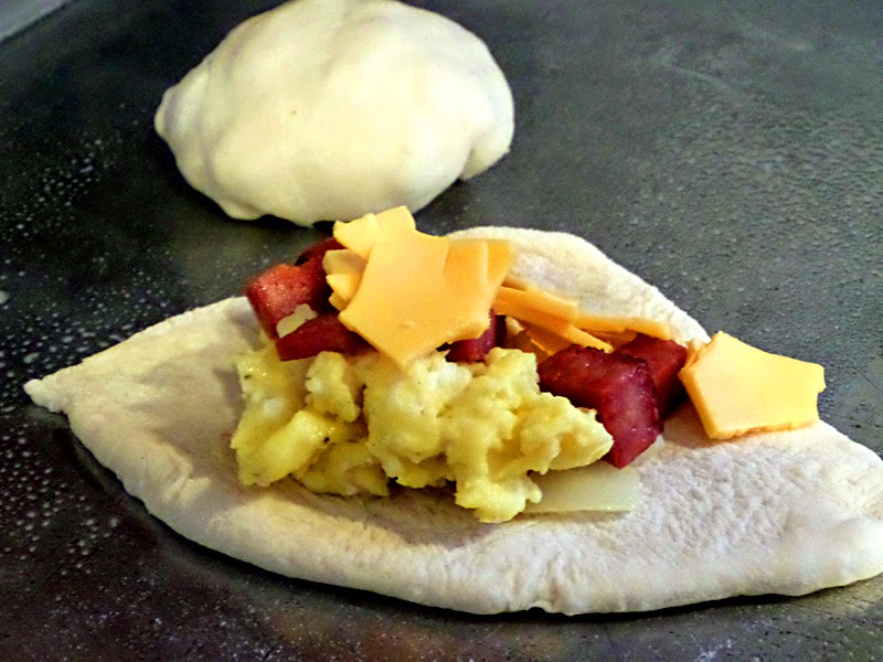 . Cooking with Chester: Sandwich to Go with Spam and Eggs