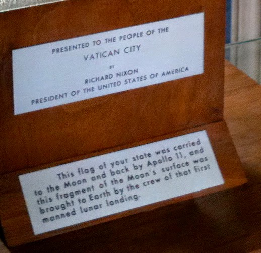 SPACE RELICS: Les Goodwill Moon Rocks d'Apollo 11