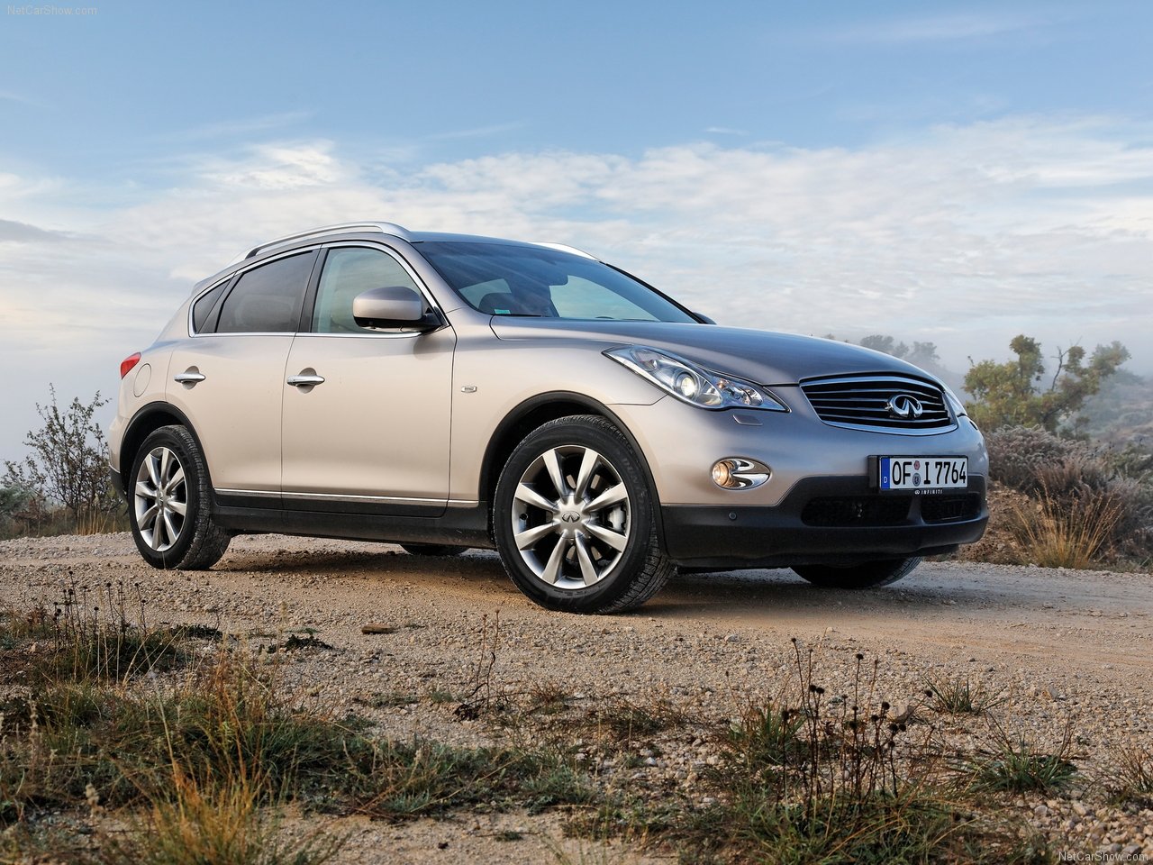 Bénéficiant semble coupé avant-gardiste et un intérieur pratique et ...
