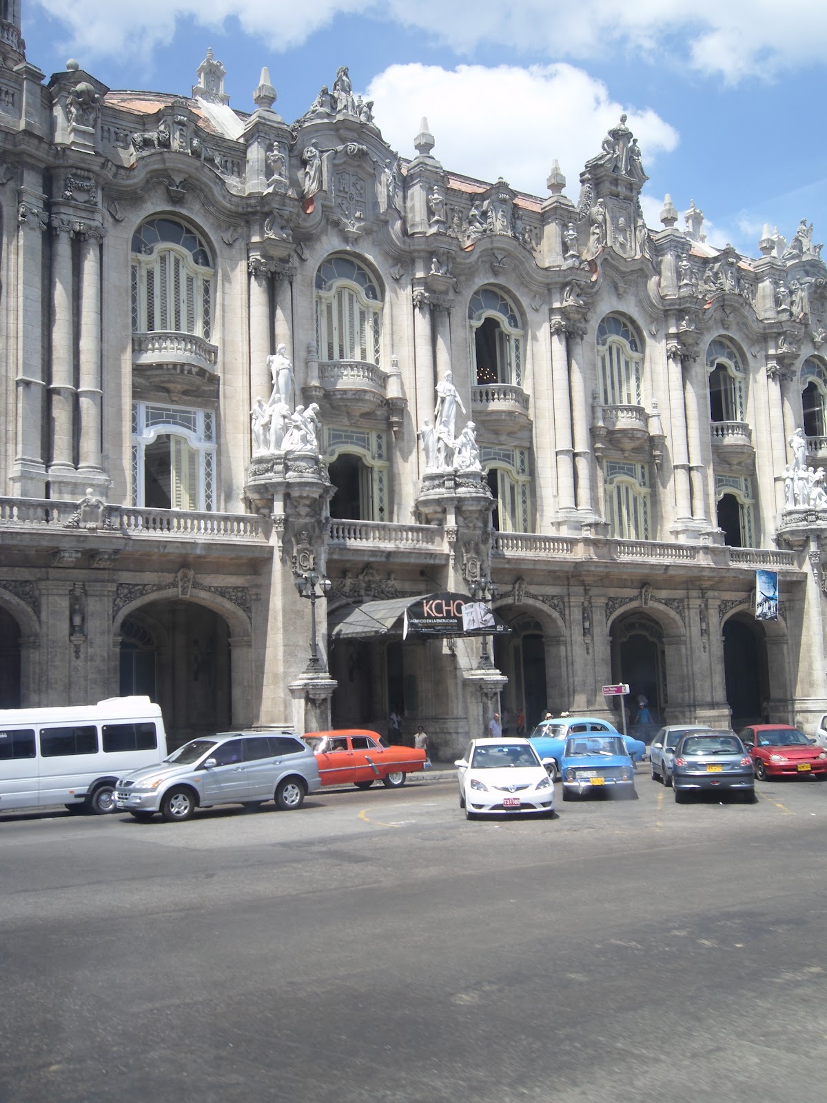 Bellas väg tillbaka: Havanna - La Habana...
