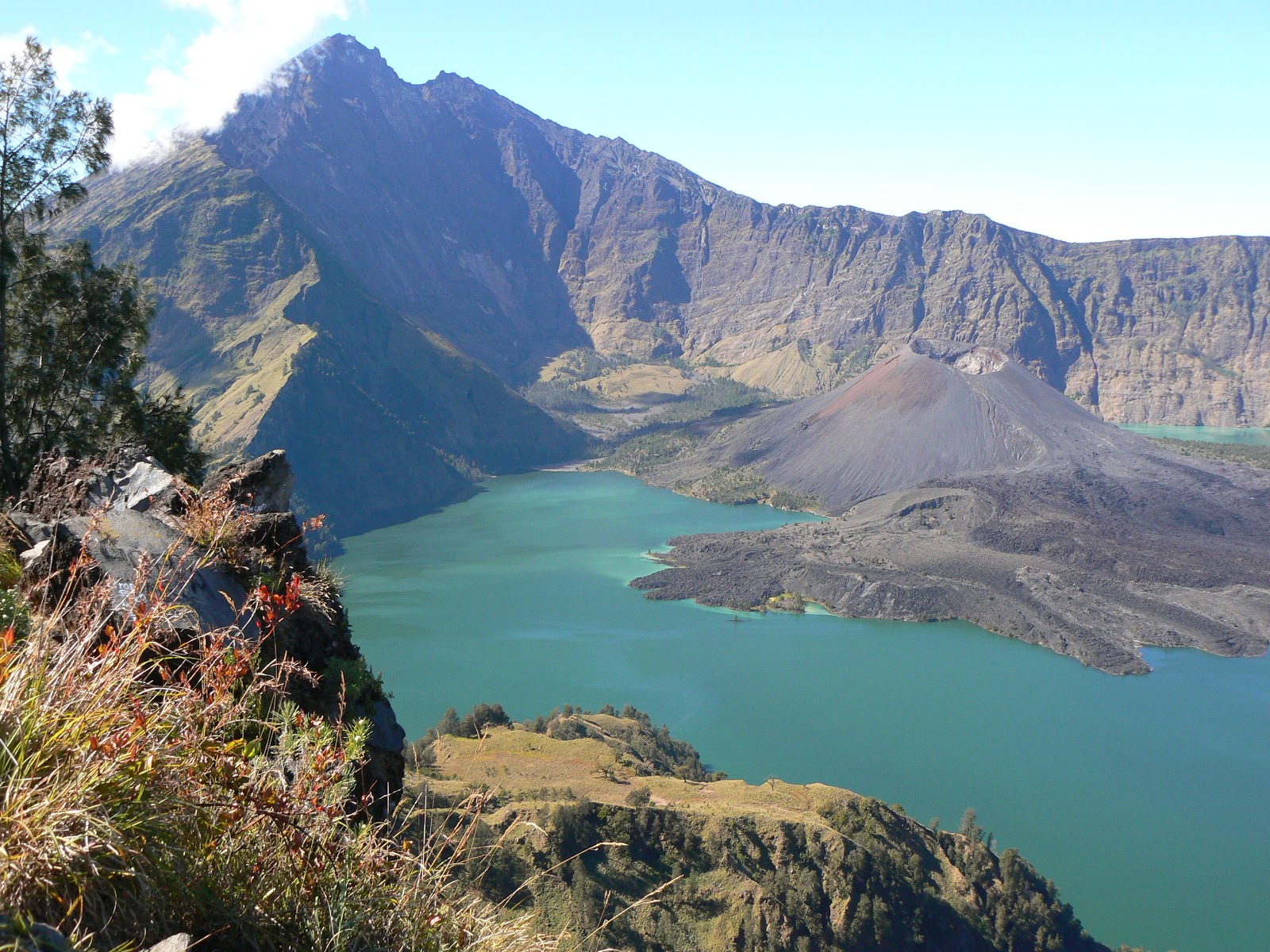 is Most Beautiful Scenery in the World: Gunung Rinjani National Park ...