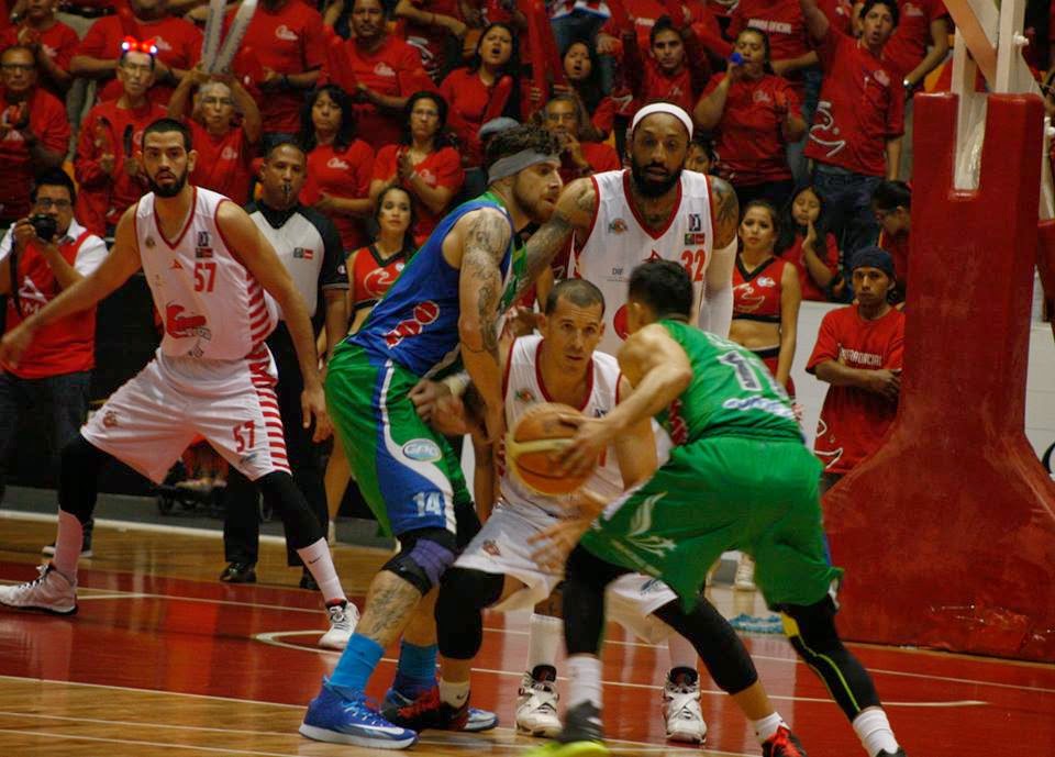 Halcones Rojos pega dos veces a Xalapa; ahora 74 a 69 - @selmexbasket