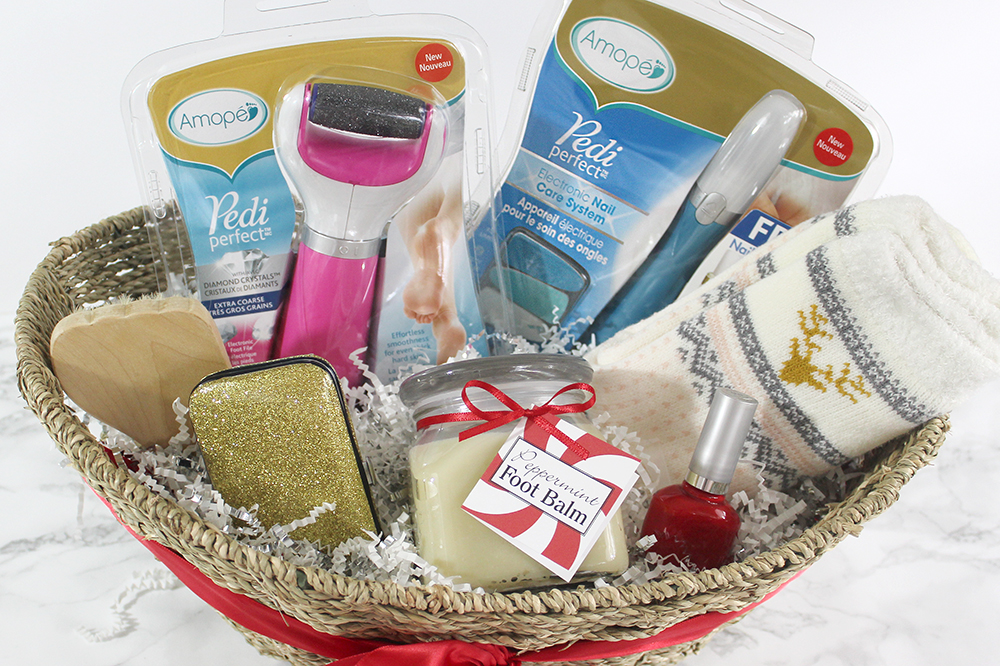 Southern Mom Loves: Give a Mani/Pedi Gift Basket! {with DIY Peppermint Foot Balm & Printable Tags}