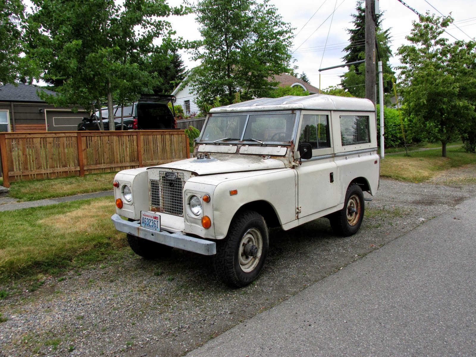 Seattle's Classics: 1970 Land Rover Series IIA