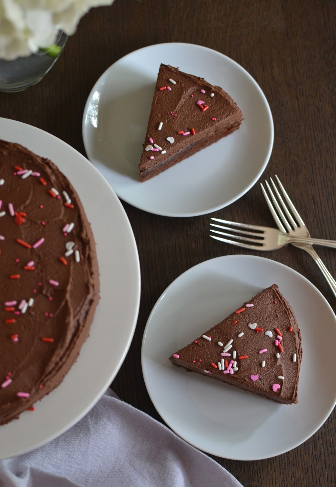 Playing with Flour: Simple chocolate party cake