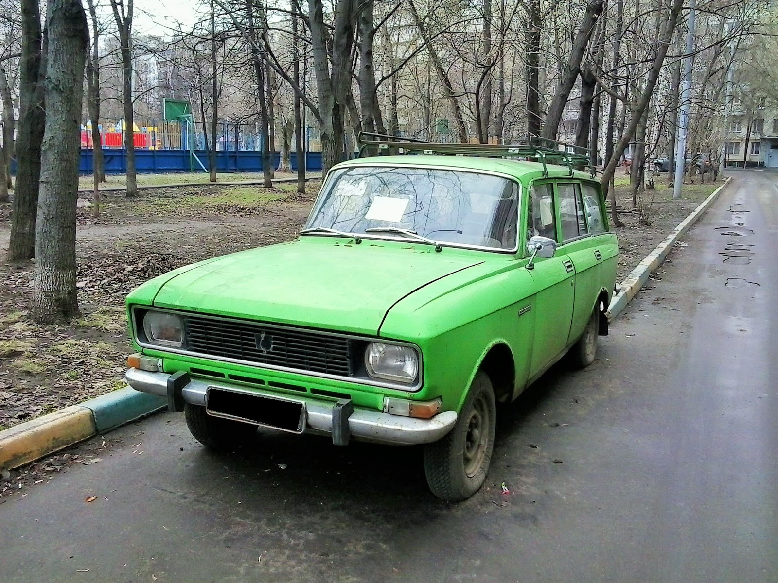 Spotted...cars in Moscow: Moskvitch 2137