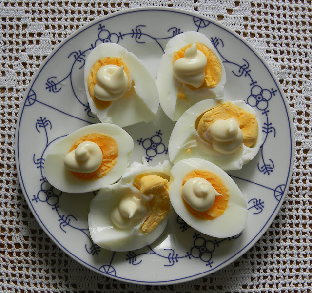 Sooner Today Than Tomorrow: Mayo-Eier