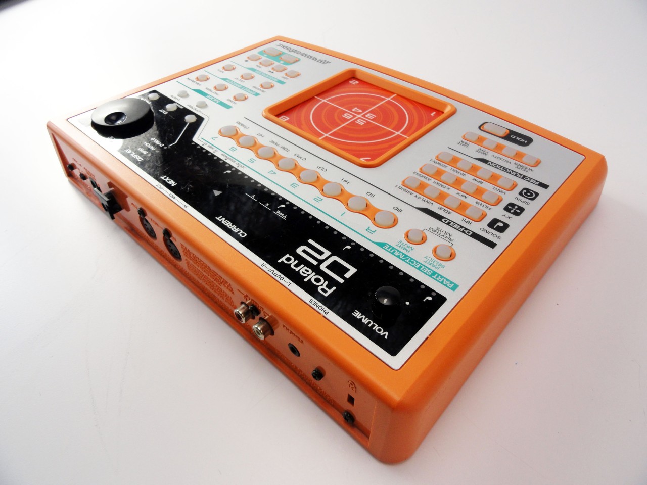 MATRIXSYNTH: Roland D2 Groovebox Synthesizer Drum Machine