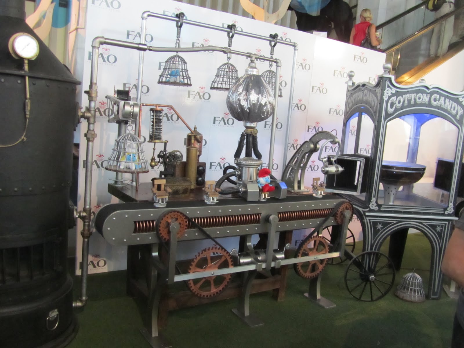 Pink In The City: Smurf Week - Day 2 FAO Schwartz