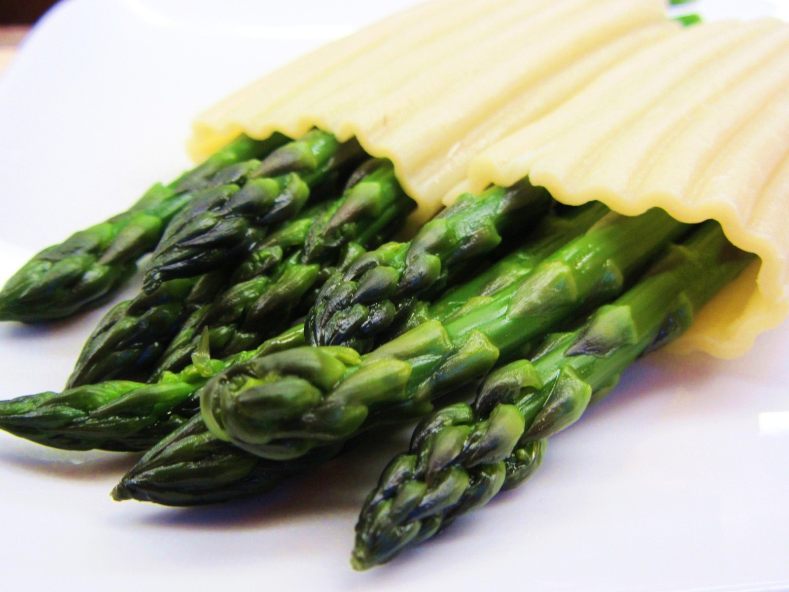 Let's eat......simple!: Manicotti and Asparagus with Simplified ...