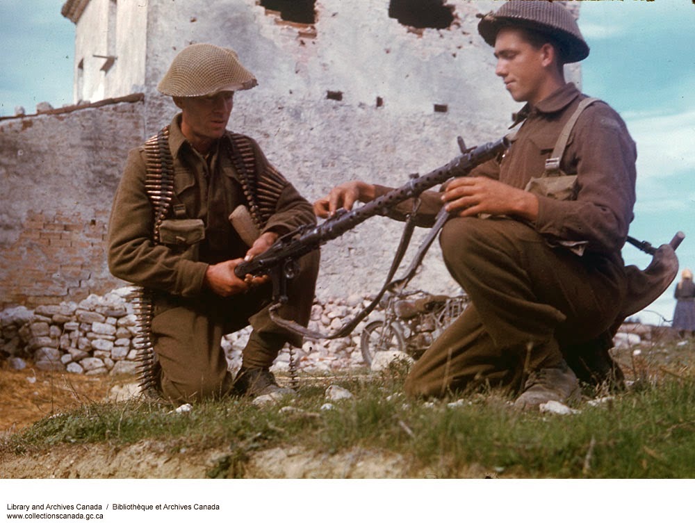 Rare and Wonderful Color Photos of Canadian Soldiers in World War II ...