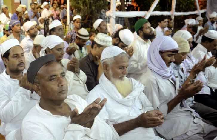 View Patna: Haj pilgrims offer prayers at Haj Bhavan