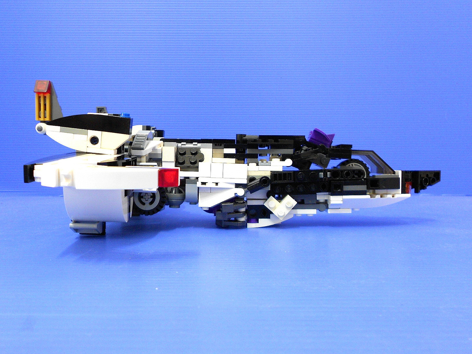 Alanyuppie's LEGO Transformers: LEGO "Fall of Cybertron" Octane (Triple ...