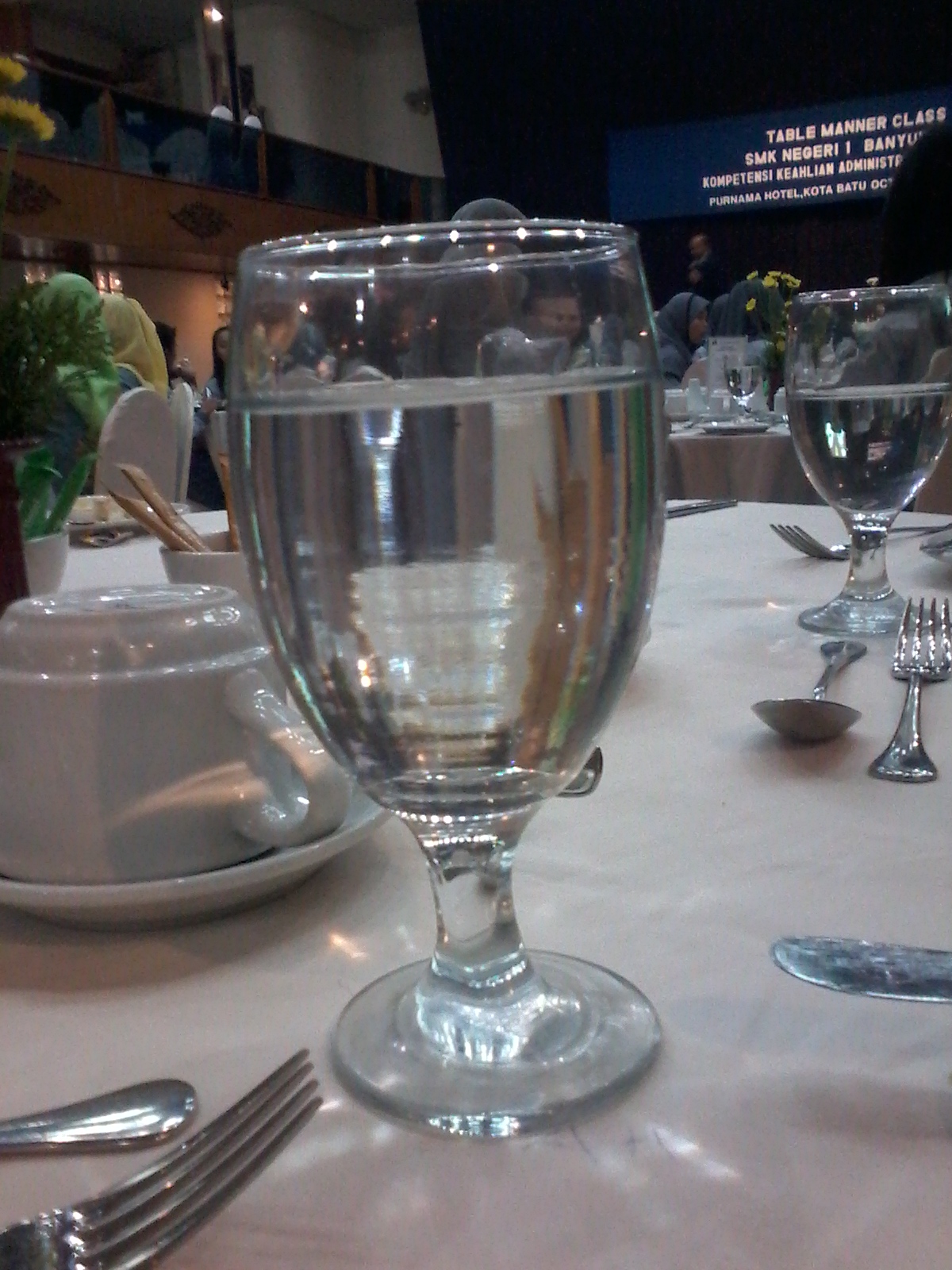 Camelia: Contoh Menu Table Manner SMKN 1 BANYUWANGI di Hotel Purnama ...