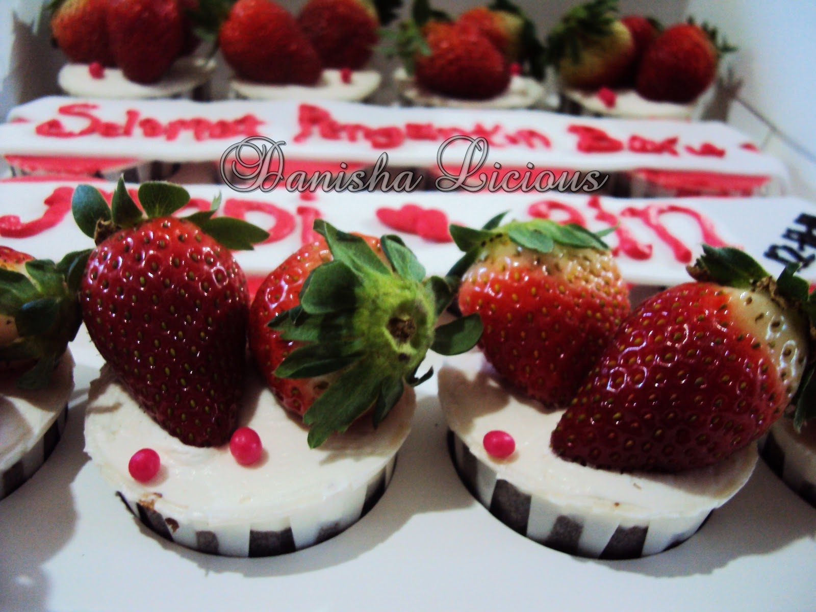 Danisha_Licious Cake House: Kek Cawan Strawberry