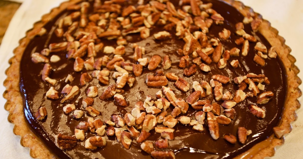 Caramel and Chocolate Turtle Tart