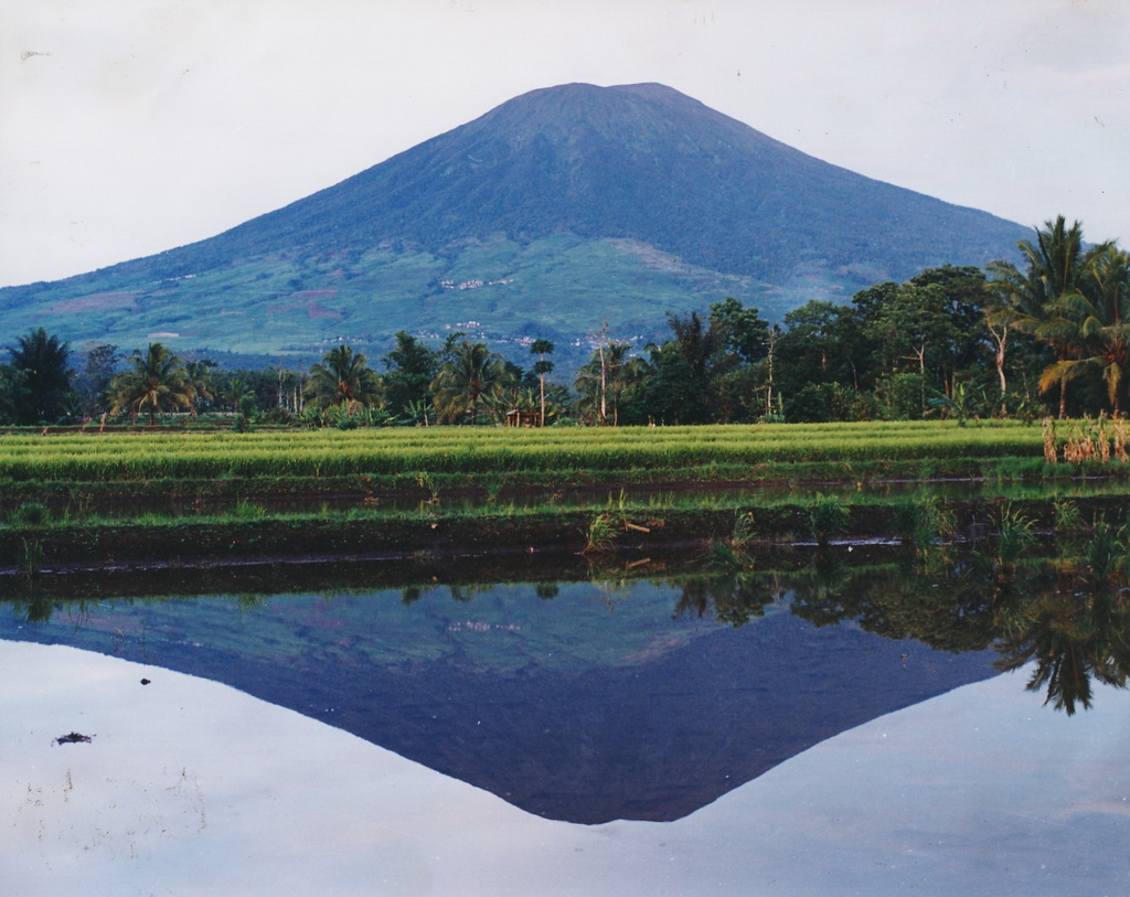 Alam Mengembang Jadi Guru: Budaya Megalitikum di Indonesia
